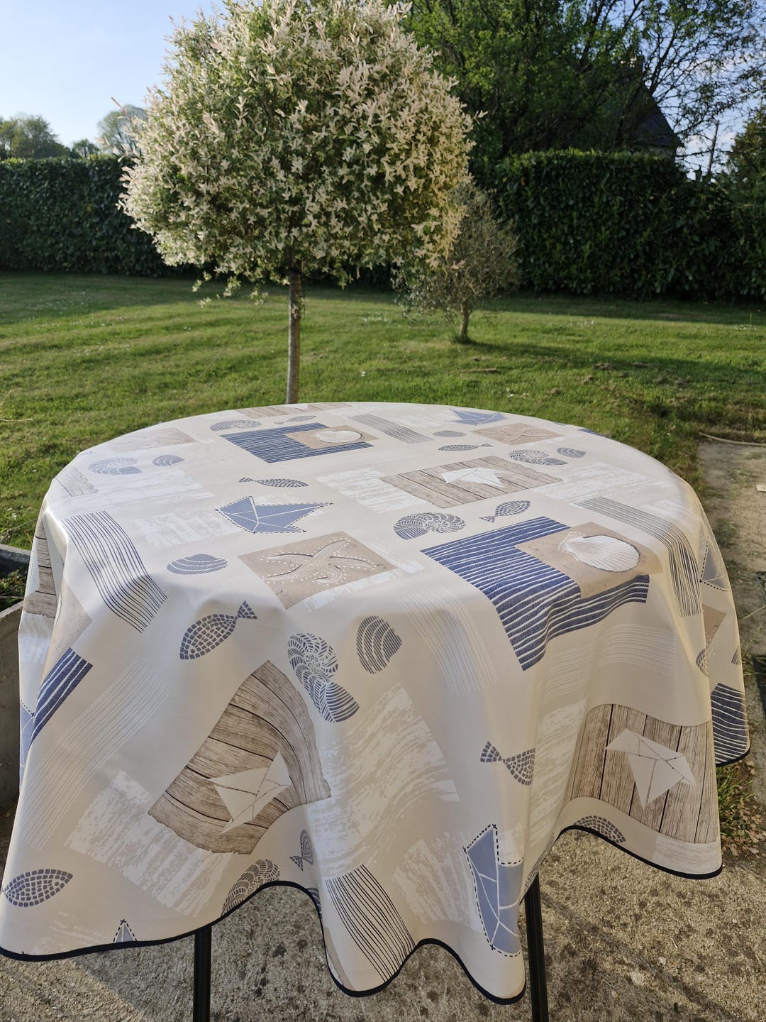 Round Oilcloth 155cm Wide "the Starfish". - Etsy