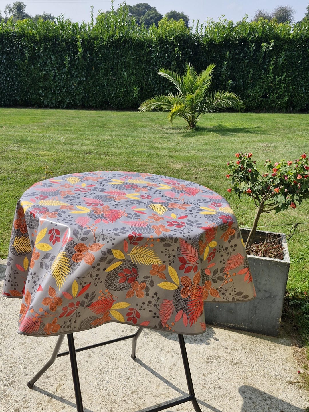 Round Oilcloth 155cm Wide the Leaves. - Etsy