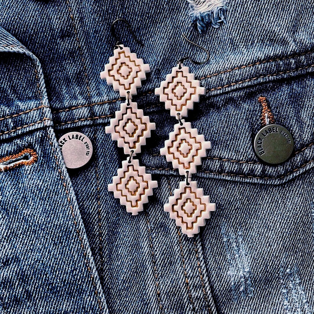 Embossed Diamond Dusters-more COLORS - Etsy