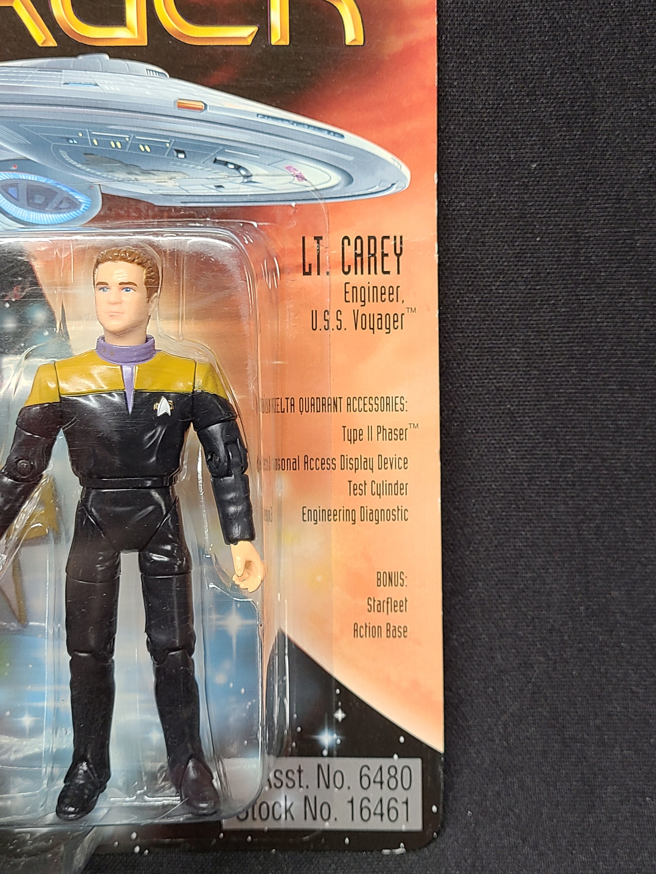 1995-1996 Star Trek Voyager Action Figures Chakotay the Maquis Lt ...