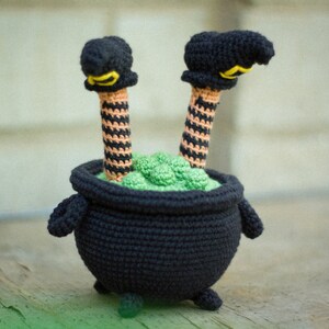 Crochet Patterns Amigurumi Stuffed Witch in a Cauldron Halloween Decor ...