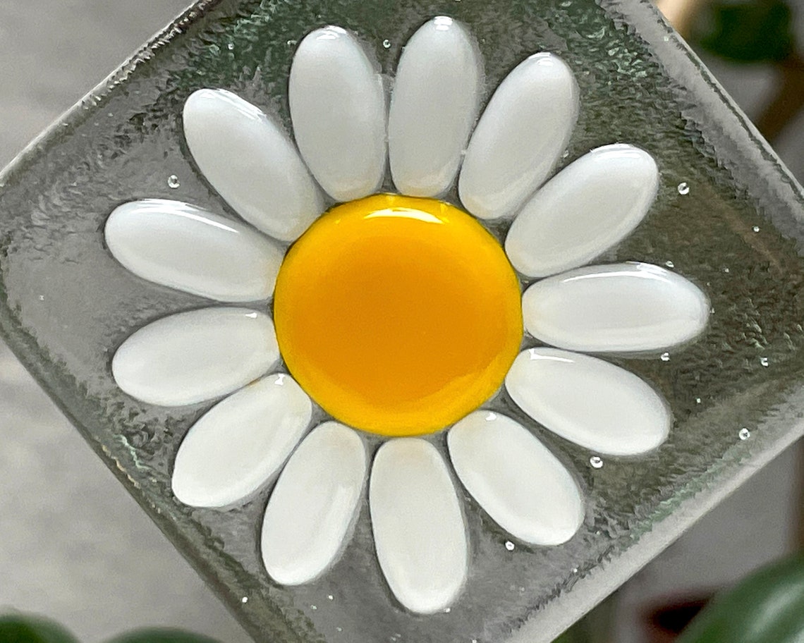 Fused Glass Daisy Flower Keepsake Handmade Glass Artwork | Etsy