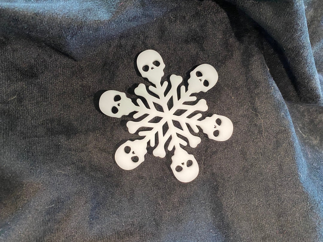 Skull and Bones Snowflake Gothmas Tree Ornament Set - Etsy