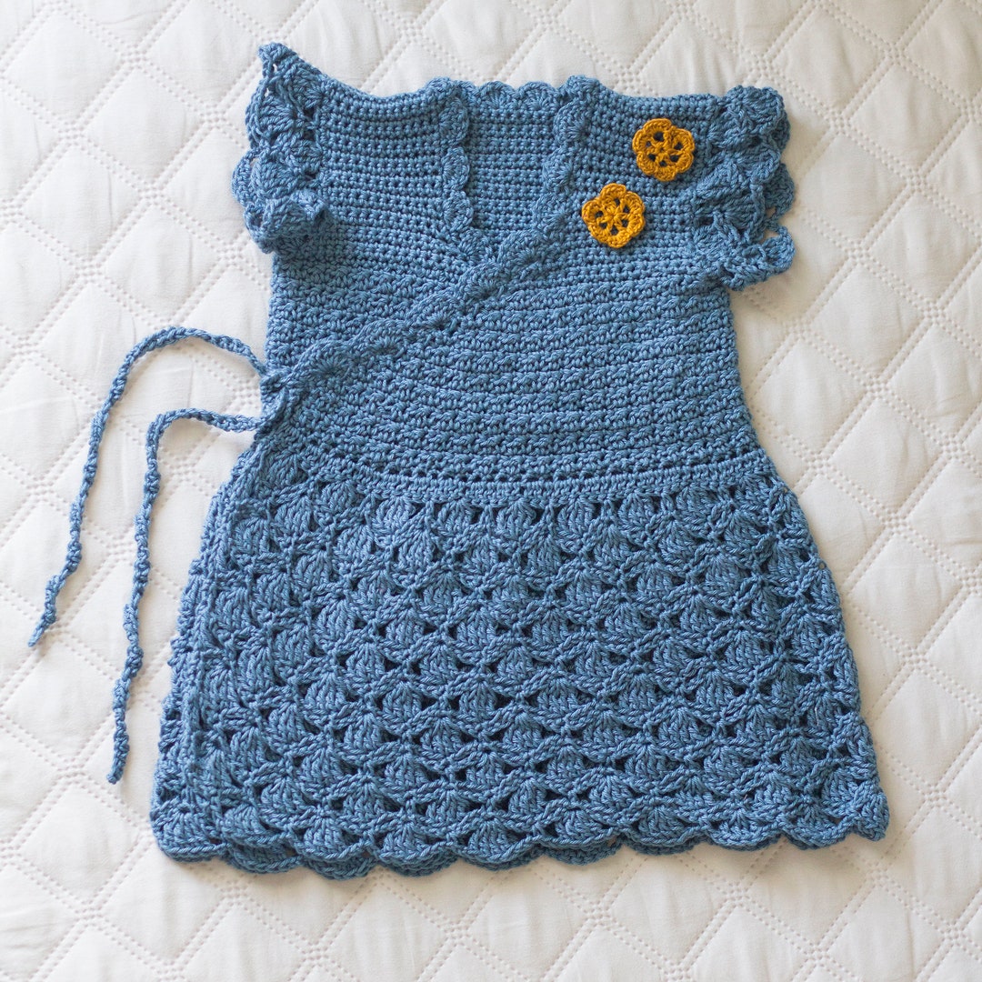 Robe au crochet faite à la main. Cette robe enveloppante douce et ...