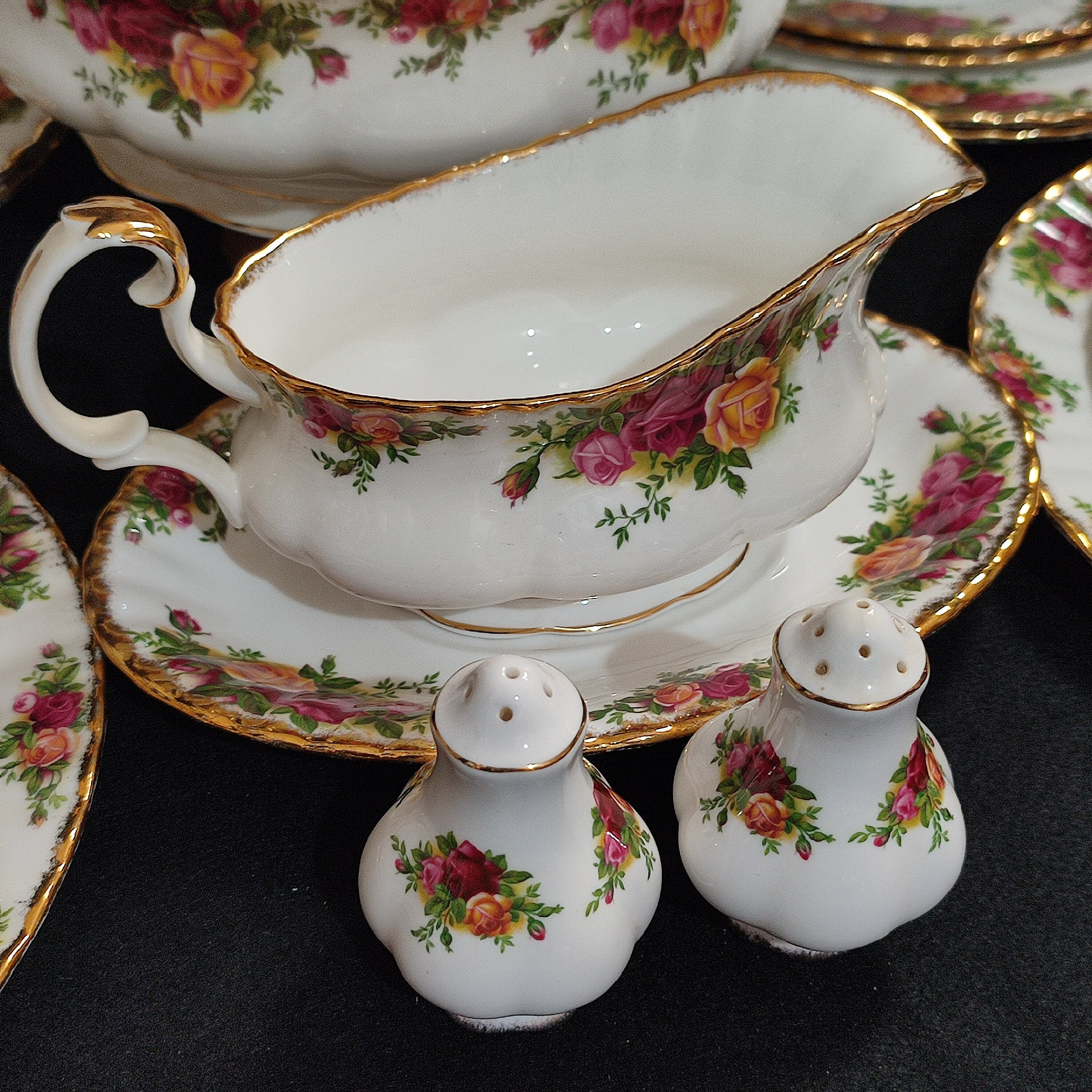 Vintage Royal Albert Old Country Roses Dinner Set 24 Pieces Fine Bone ...