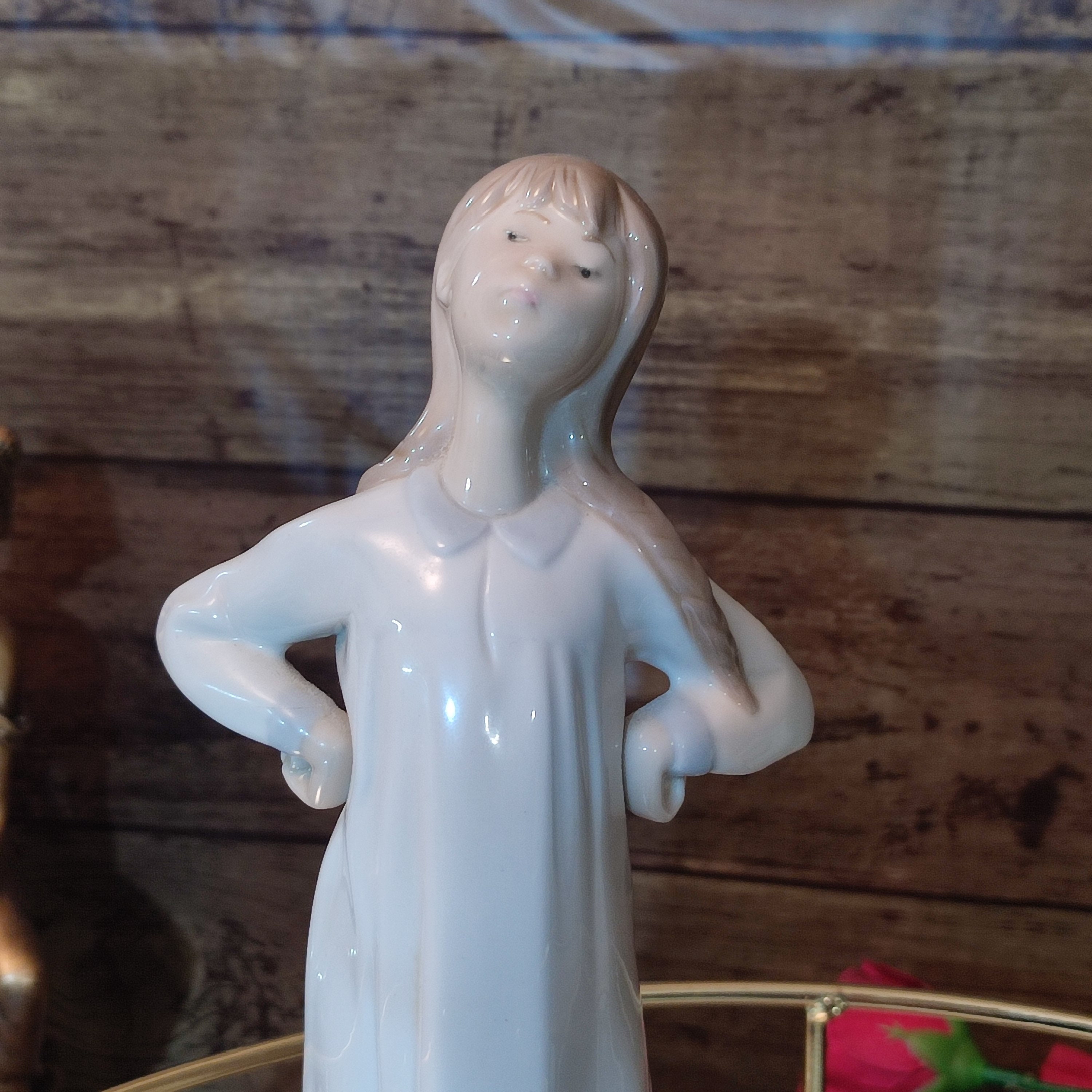 Vintage Lladro Daisa 1977 Porcelain Figure of a girl - Etsy Australia