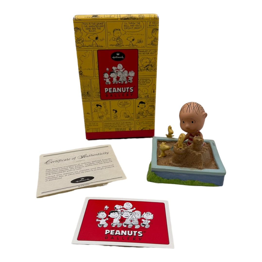 VTG 2000 Hallmark Peanuts Gallery King of the Sandbox Linus Woodstock ...
