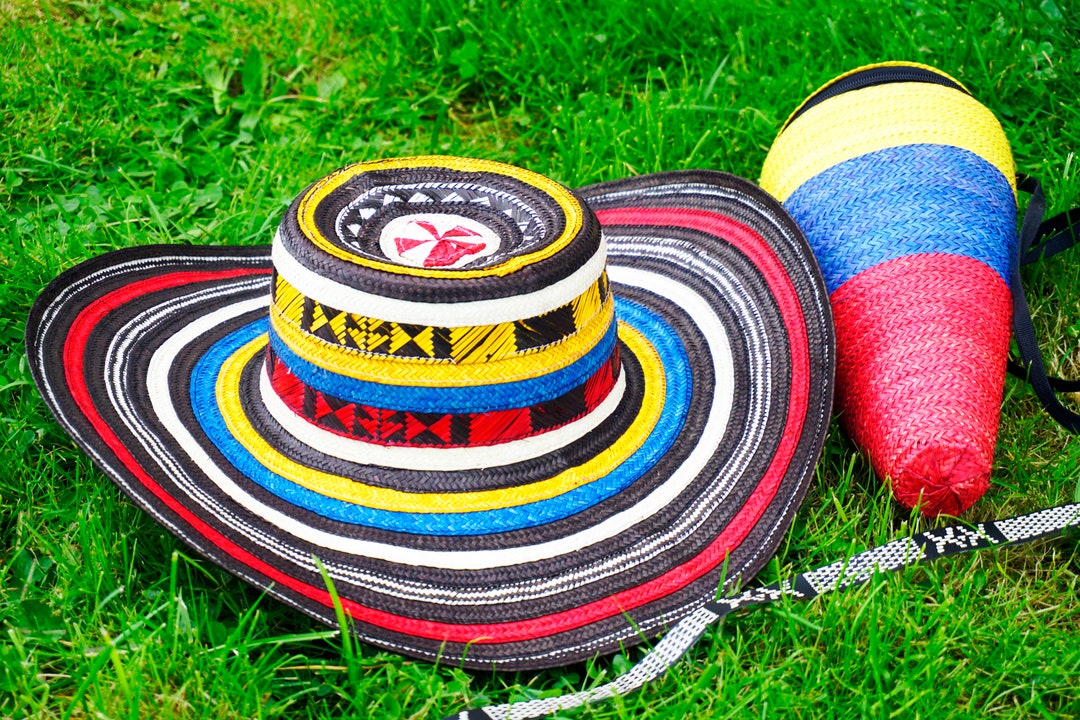Handmade Colombian Vueltiao Hat & Case: Colorful Caña Flecha, 19 Laps ...