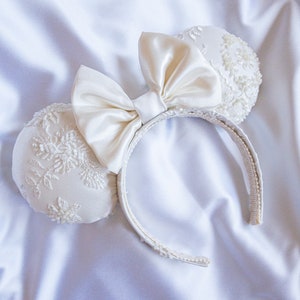 Bridal Beaded Floral Minnie Ears Ivory Wedding Minnie Ears Off-white ...
