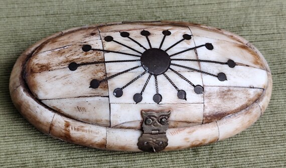 rare vintage carved Bone and brass jewel box - Gem