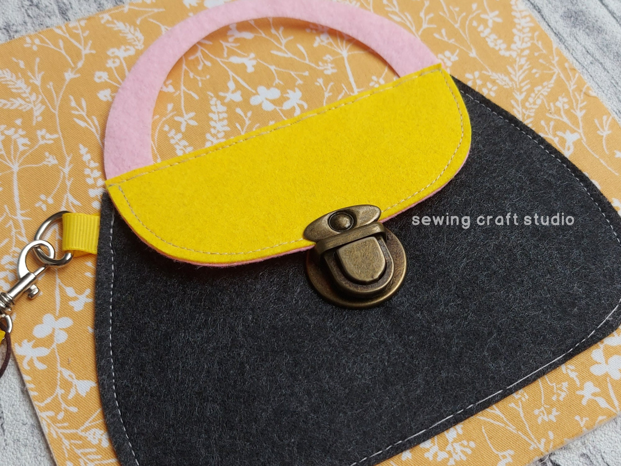 PDF, SVG Lock and Unlock the Handbag Quiet Book Pattern With Step by ...