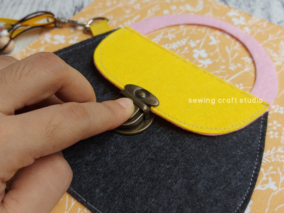 PDF SVG Lock and Unlock the Handbag Quiet Book Pattern With - Etsy