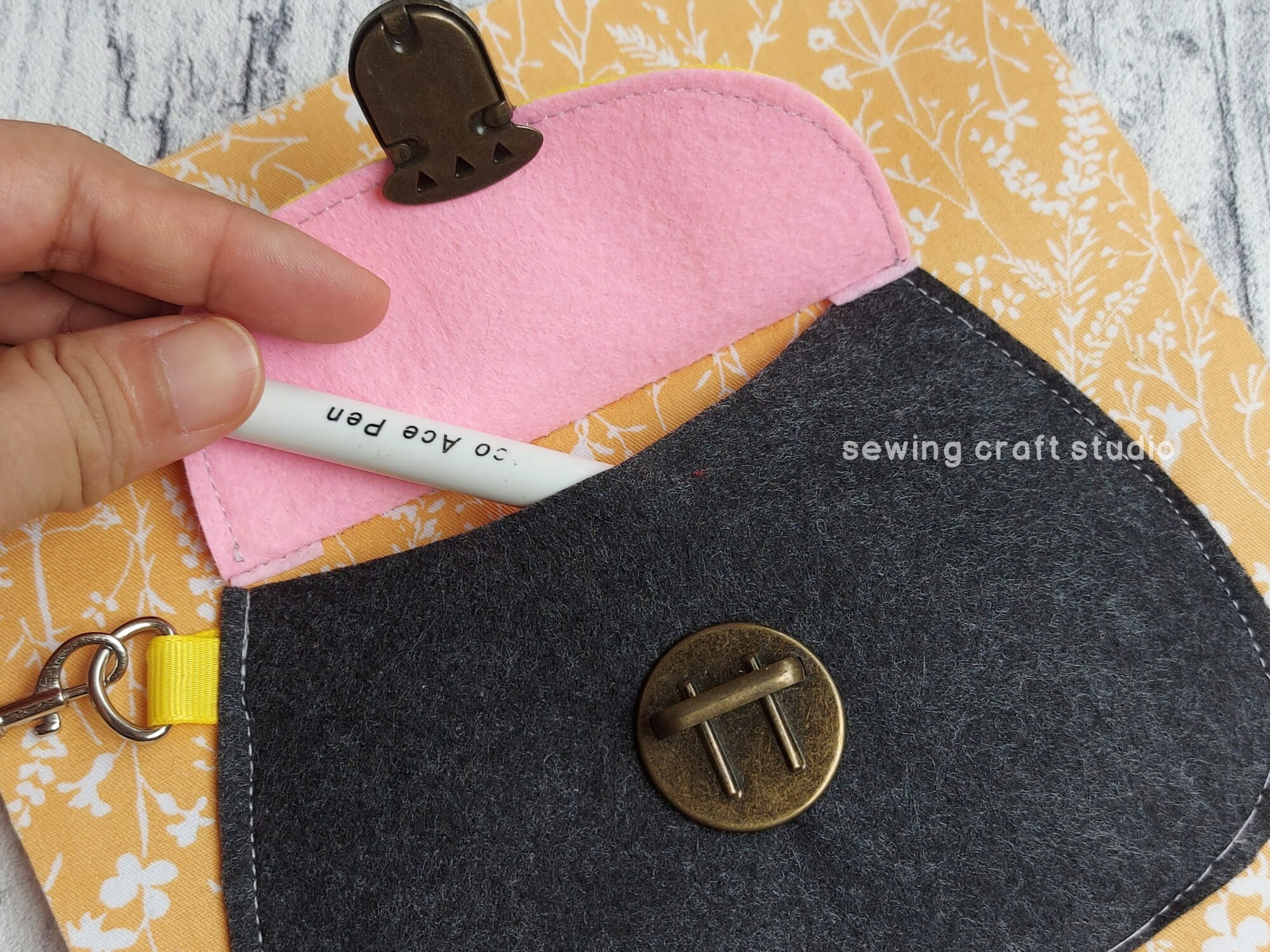 PDF, SVG Lock and Unlock the Handbag Quiet Book Pattern With Step by ...