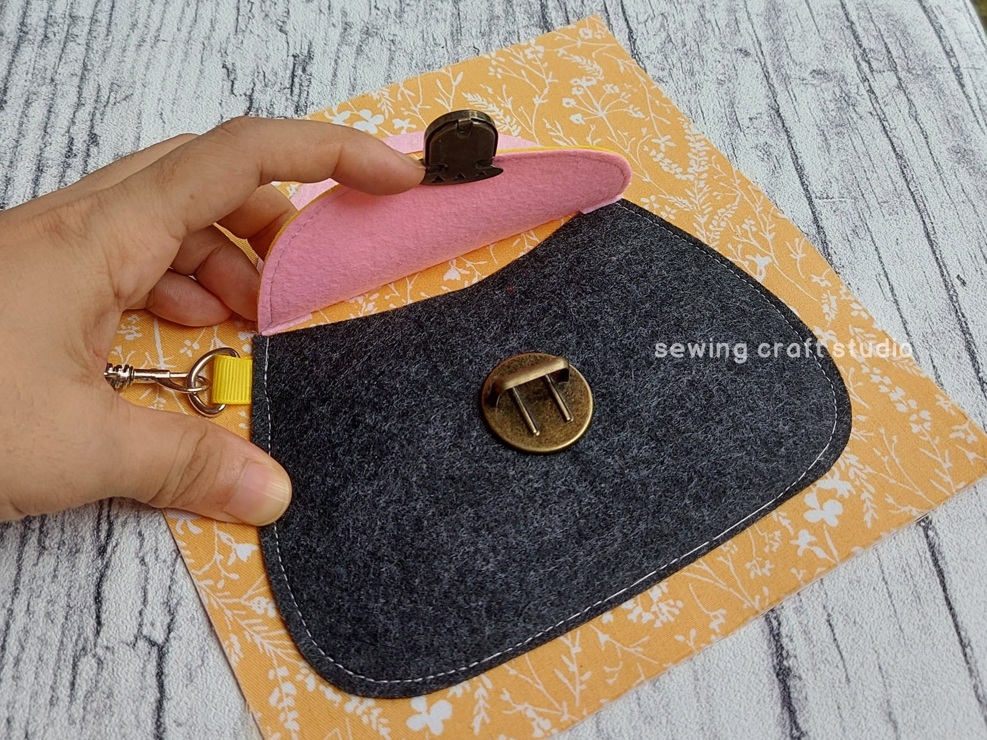 PDF, SVG Lock and Unlock the Handbag Quiet Book Pattern With Step by ...