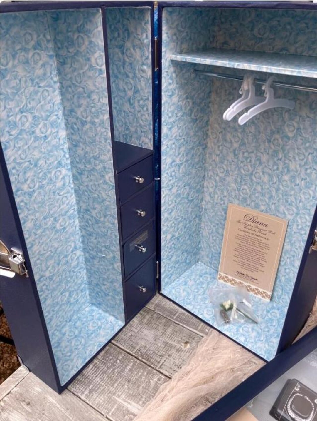 Wardrobe Trunk-lady Diana-holds Accessories - Etsy