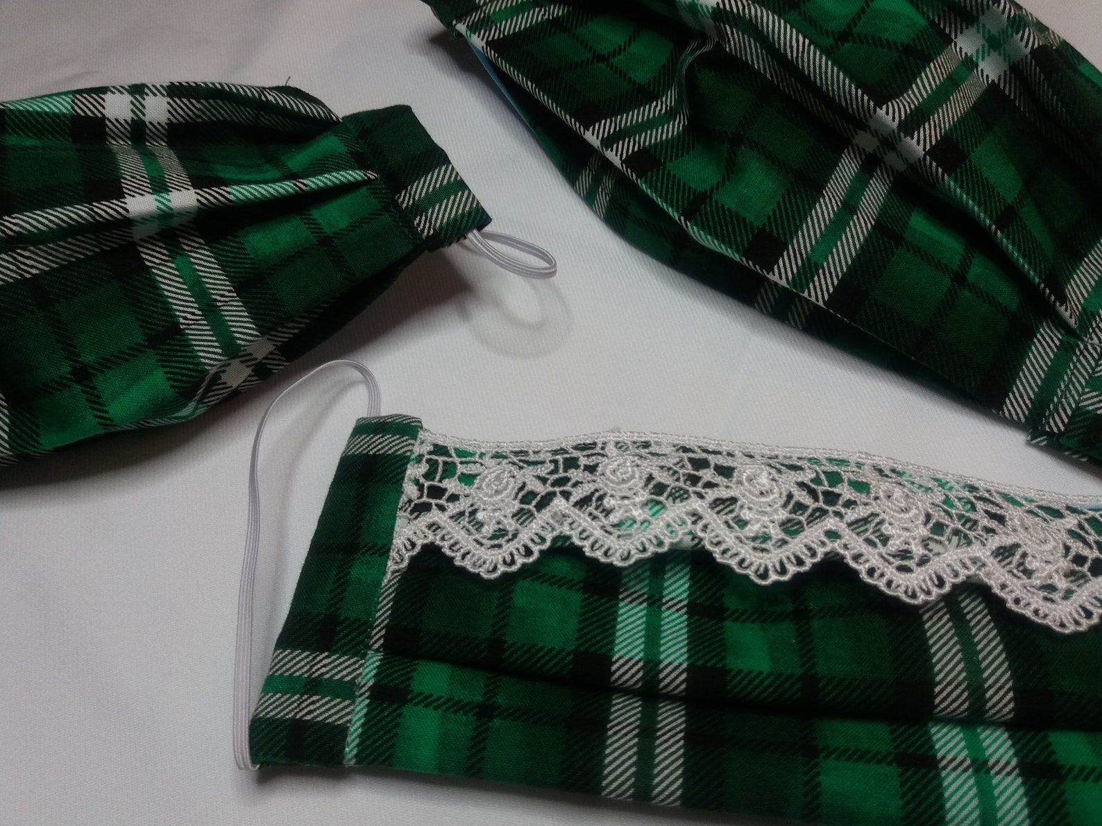 Green Plaid Holiday Mask | Winter Face Mask | Washable Filter Pocket ...
