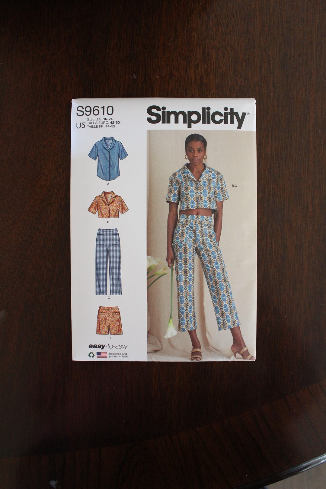 Simplicity S9610 Misses' Shirts, Cropped Top, Cropped Pants and Shorts ...
