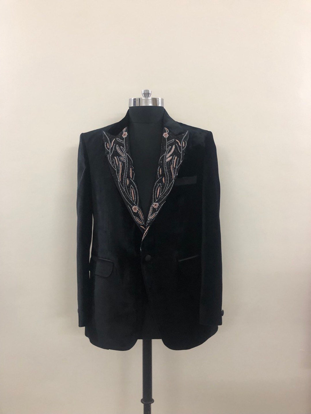 Hand Embroidered Fancy Tuxedo Suit for Men | Wedding Wear Tuxedo Suit ...