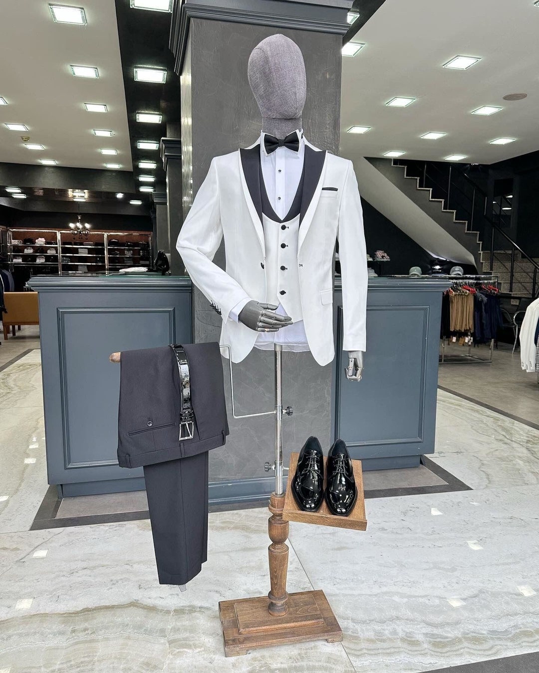 CUSTOM FIT Men's Tuxedo - Groom Suit - Wedding Suit Peak Lapel Slim Fit ...