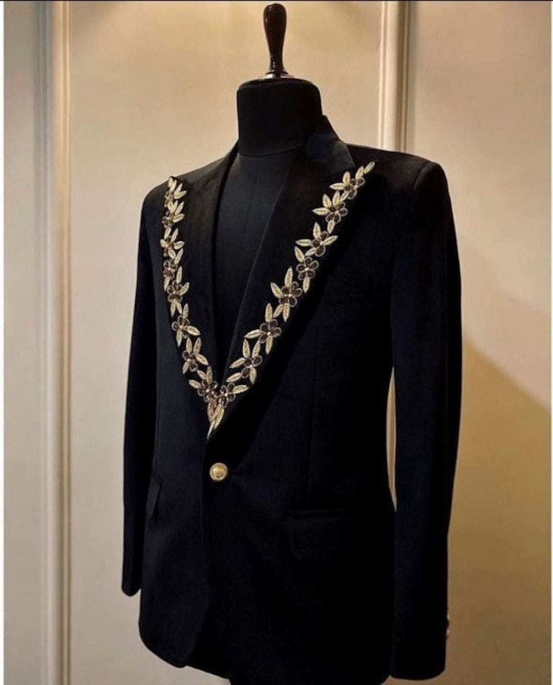 Hand Embroidered Fancy Tuxedo Suit for Men | Wedding Wear Tuxedo Suit ...