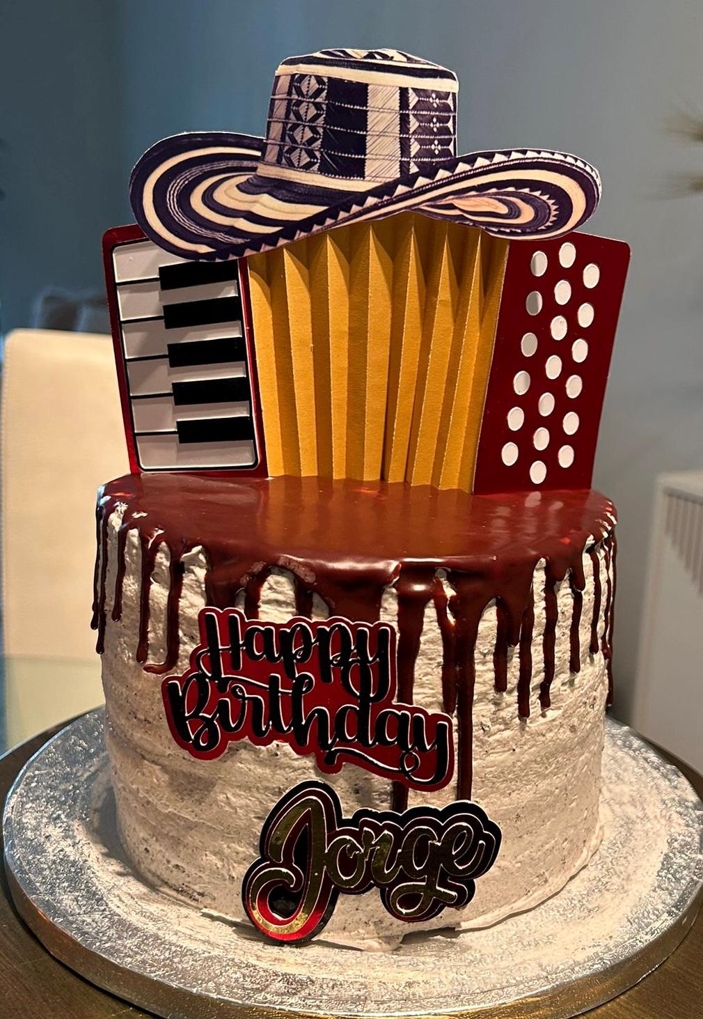 Cake Topper Acordeon, Sombrero Voltiao, Traditional Colombia Cake ...