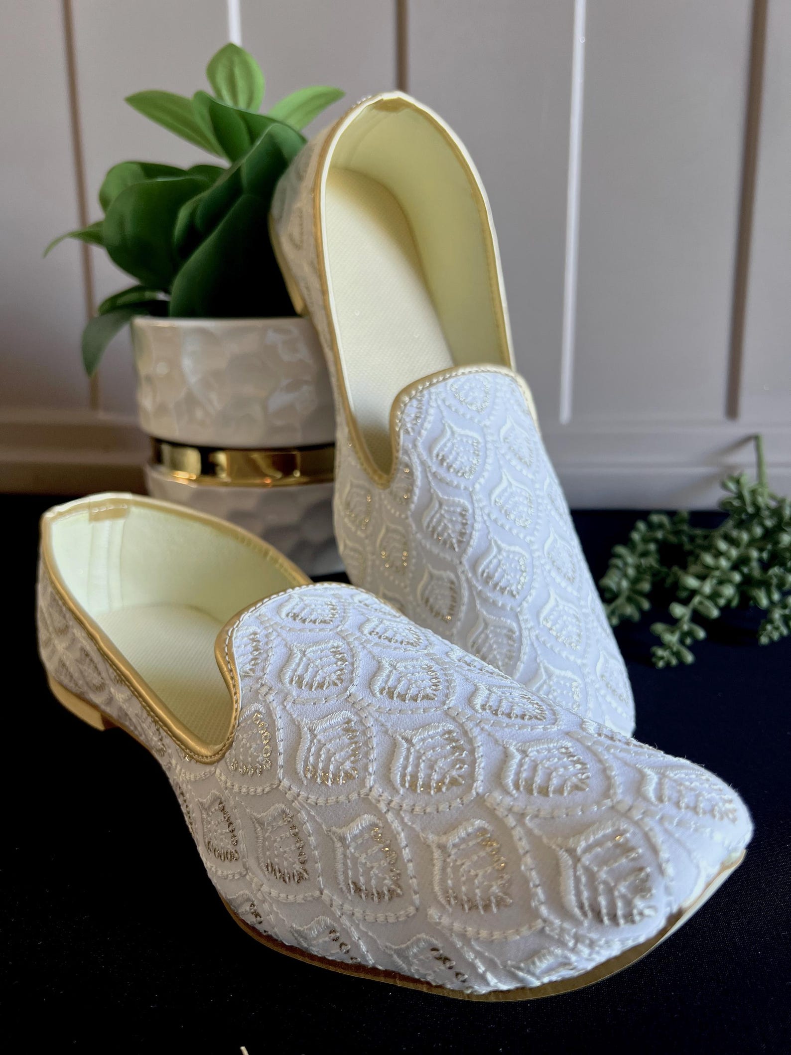 Handmade Mens Wedding Shoes in White | Mens Shoes for Kurtas ...