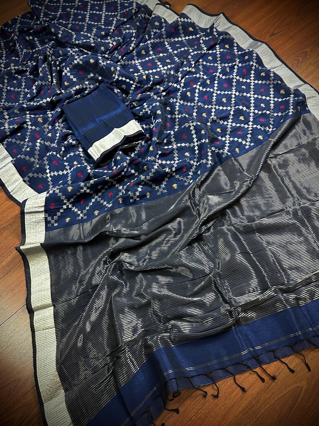 Navy Blue Color Bengal Linen Jamdani Handwoven Saree With Patola Patten ...