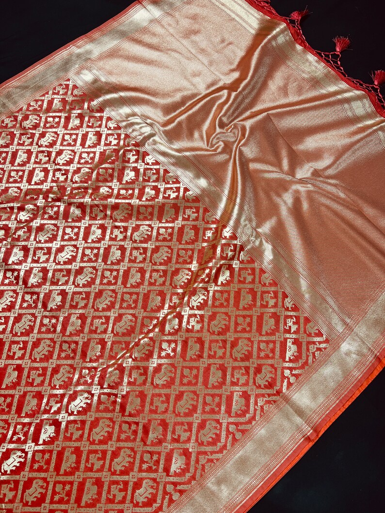 Gorgeous Peach Color Traditional Banarasi Silk Handloom Saree With ...