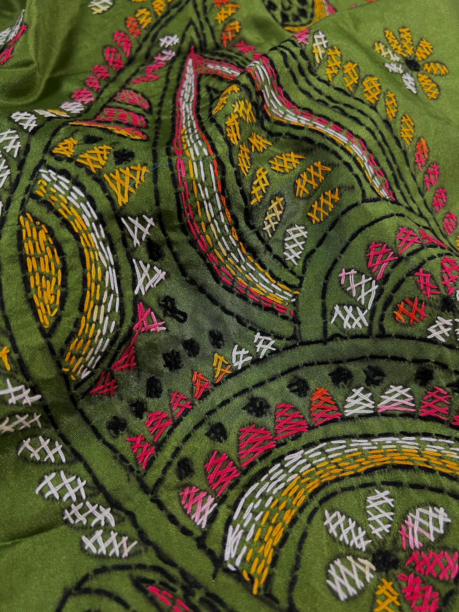 Mehndi Green Color Bangalori Silk Saree With Hand Kantha Stitch ...