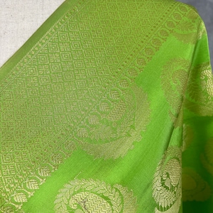 Parrot Green Banarasi Silk Designer Dupatta With Big Buttas | Light ...