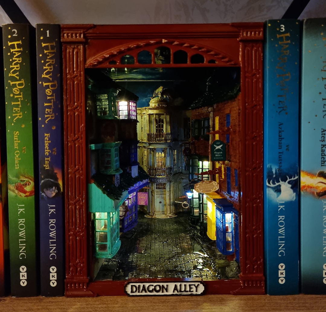 Wizard's Book Nook, Diagon Alley, Gringotts Wizarding Bank Magical Booknook, Rustic Wood ...