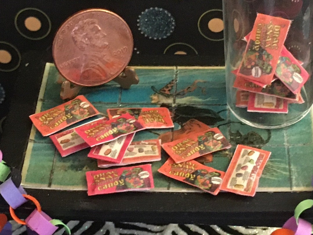 1:12 Dracula Version 2 Candy Pouch Halloween Candy Pack Dollhouse ...