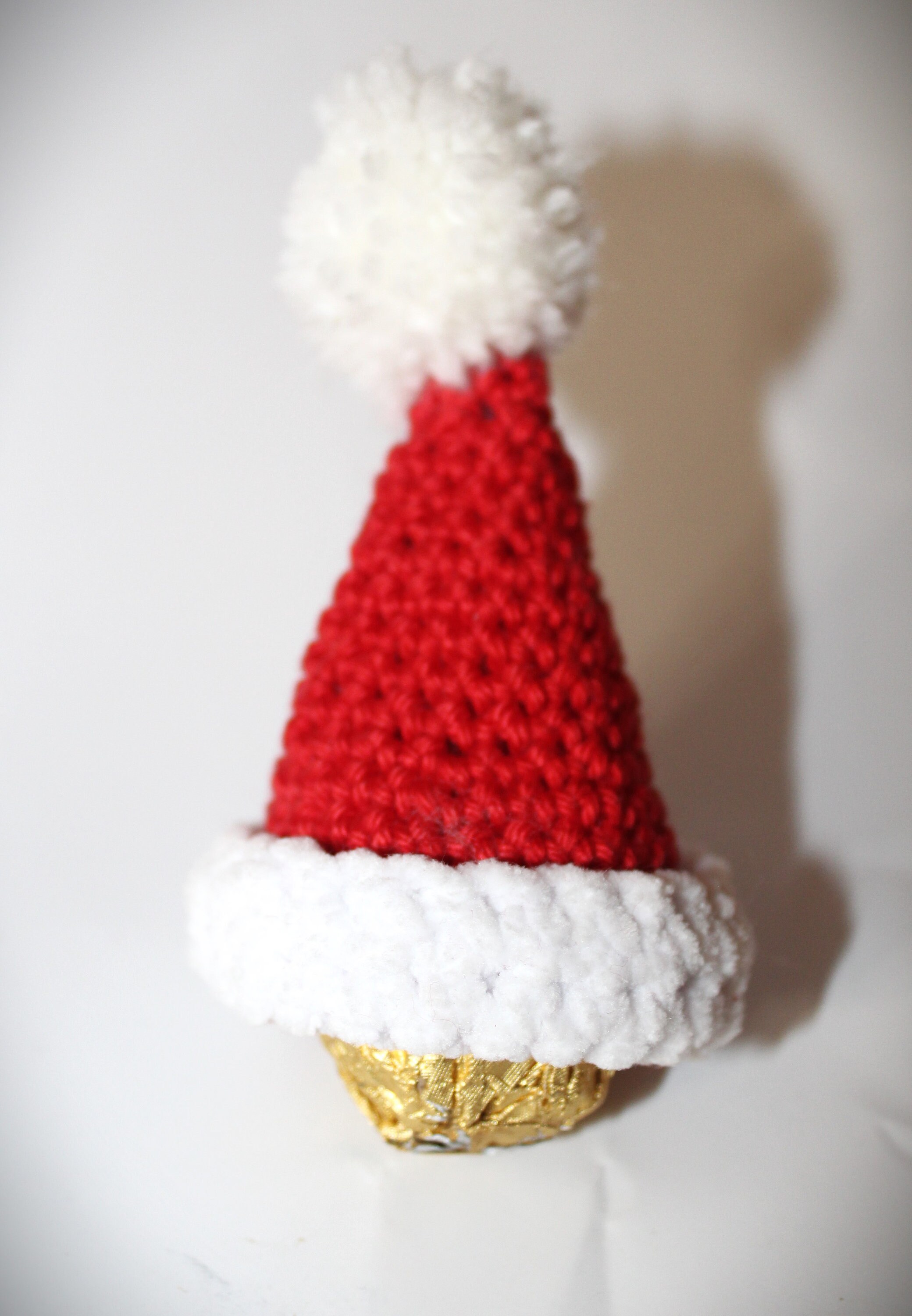 Pattern, Tutorial, Step-by-step Explanations of a Crochet Santa Hat ...