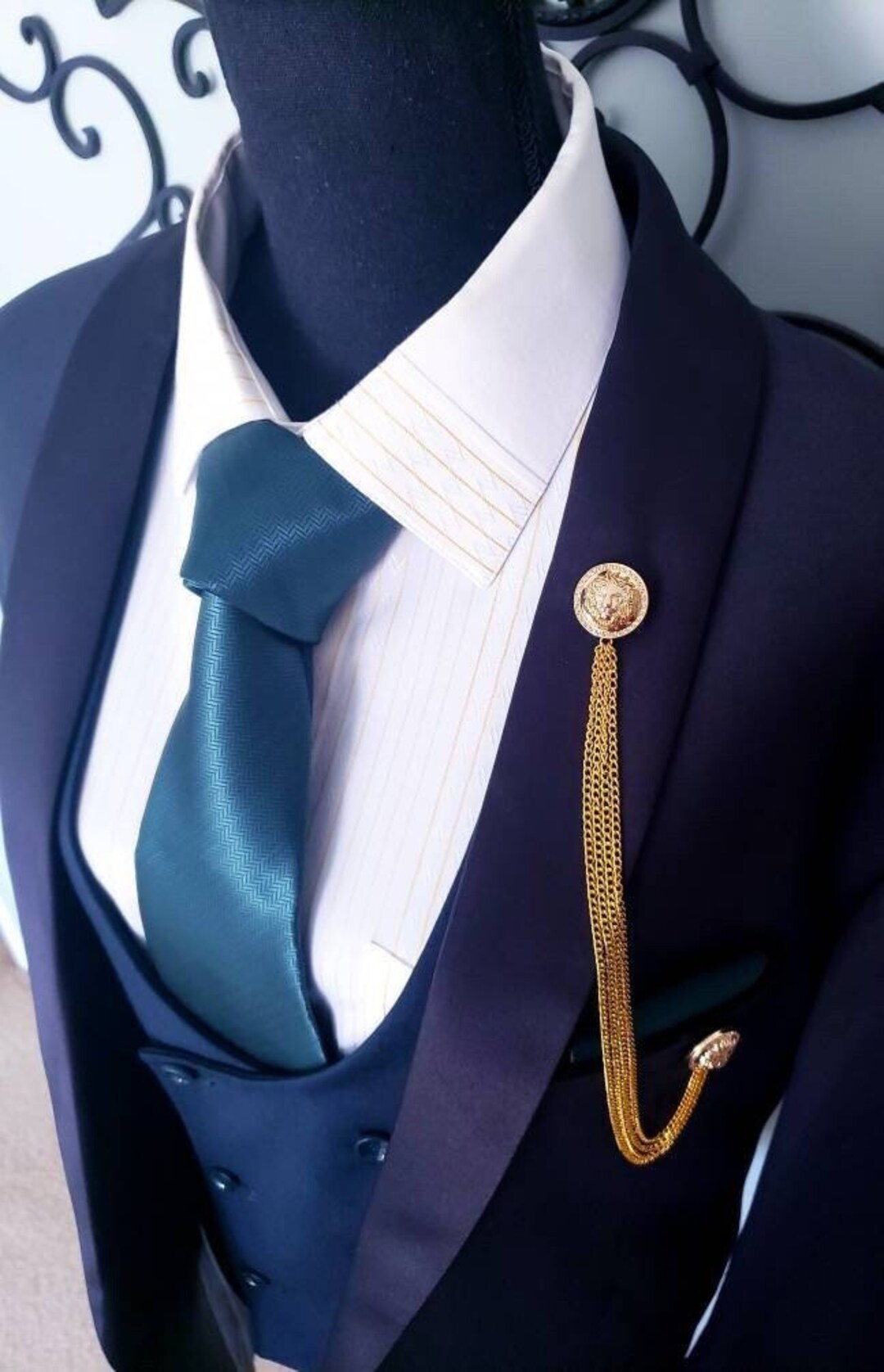 Elegant Lion Lapel Pin Badge With Gold Chains Lion Brooch Pin for Suit ...