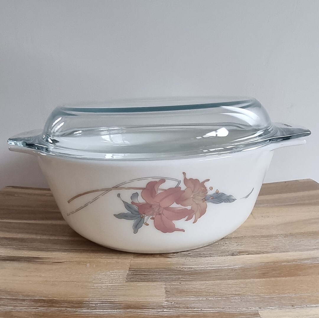 Vintage Pyrex Lily Lilium Casserole Dish With Lid - Etsy