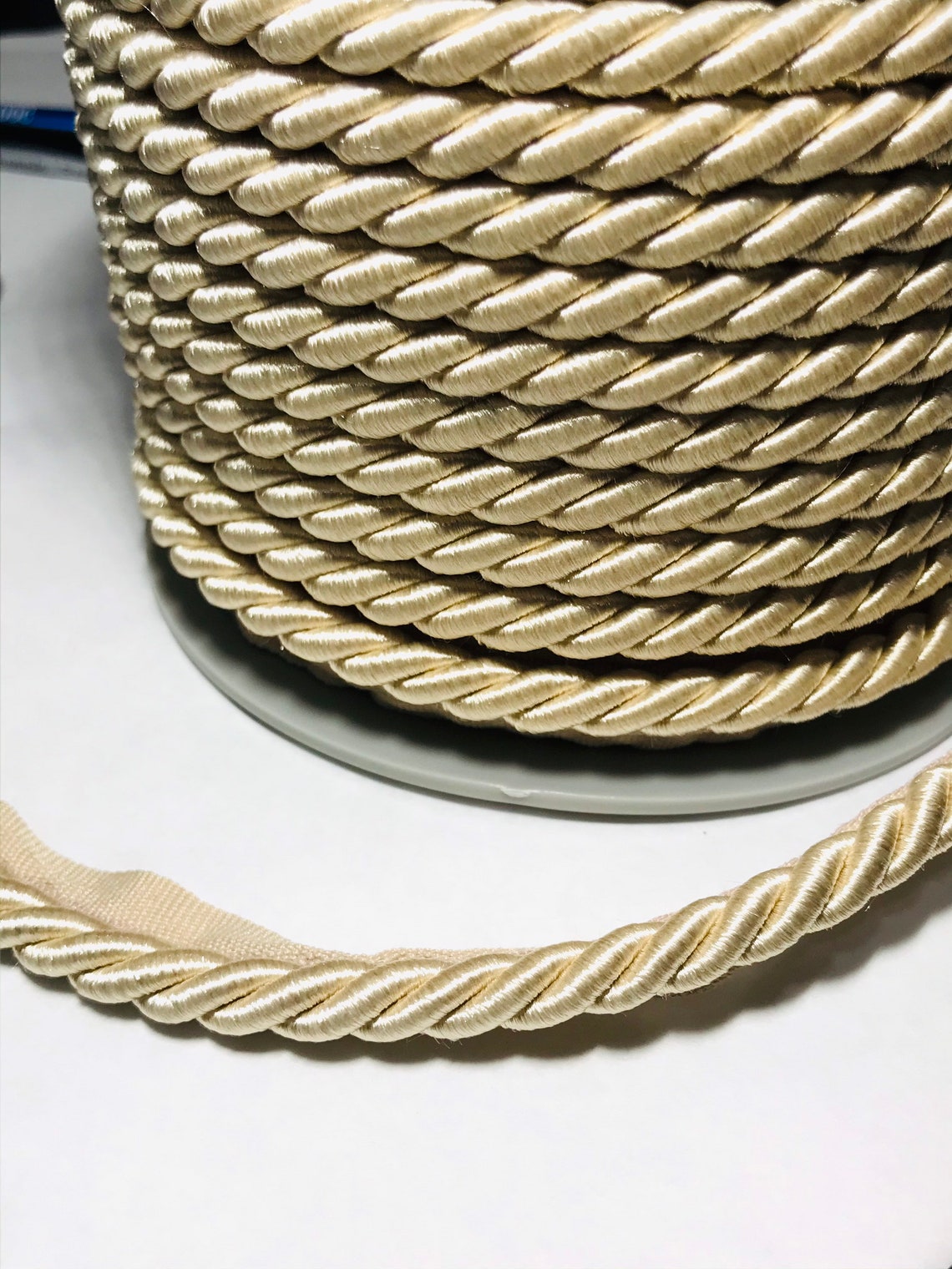 Pale Gold Braid Trim W/ Lip Galon Dépassant Ameublement 2691 - Etsy