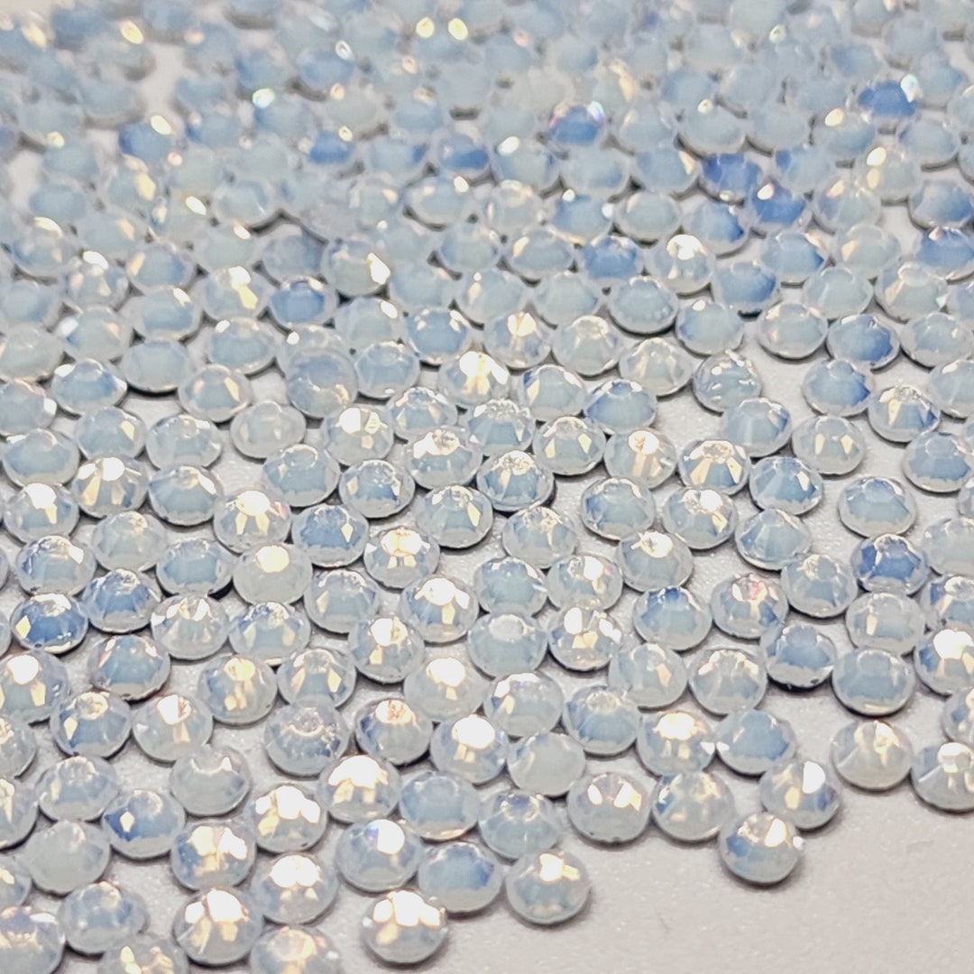 High-quality SS10 BRILLANTE™ WHITE OPAL Glass Hotfix Iron on ...