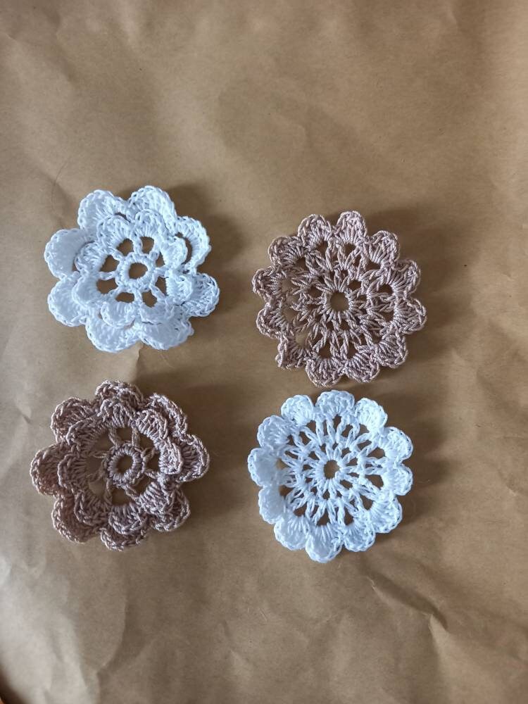 20 Crocheted Motifs .crochet Miniature White,beige Flowers& Leaves ...