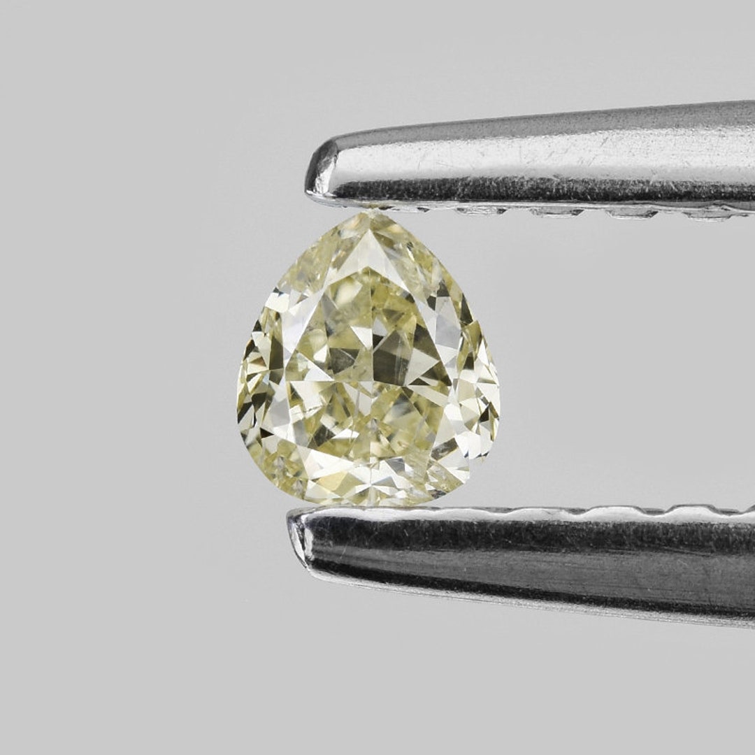 Green Diamond Pear Cut Diamond Natural Diamond 0.13 Cts Green Diamond ...