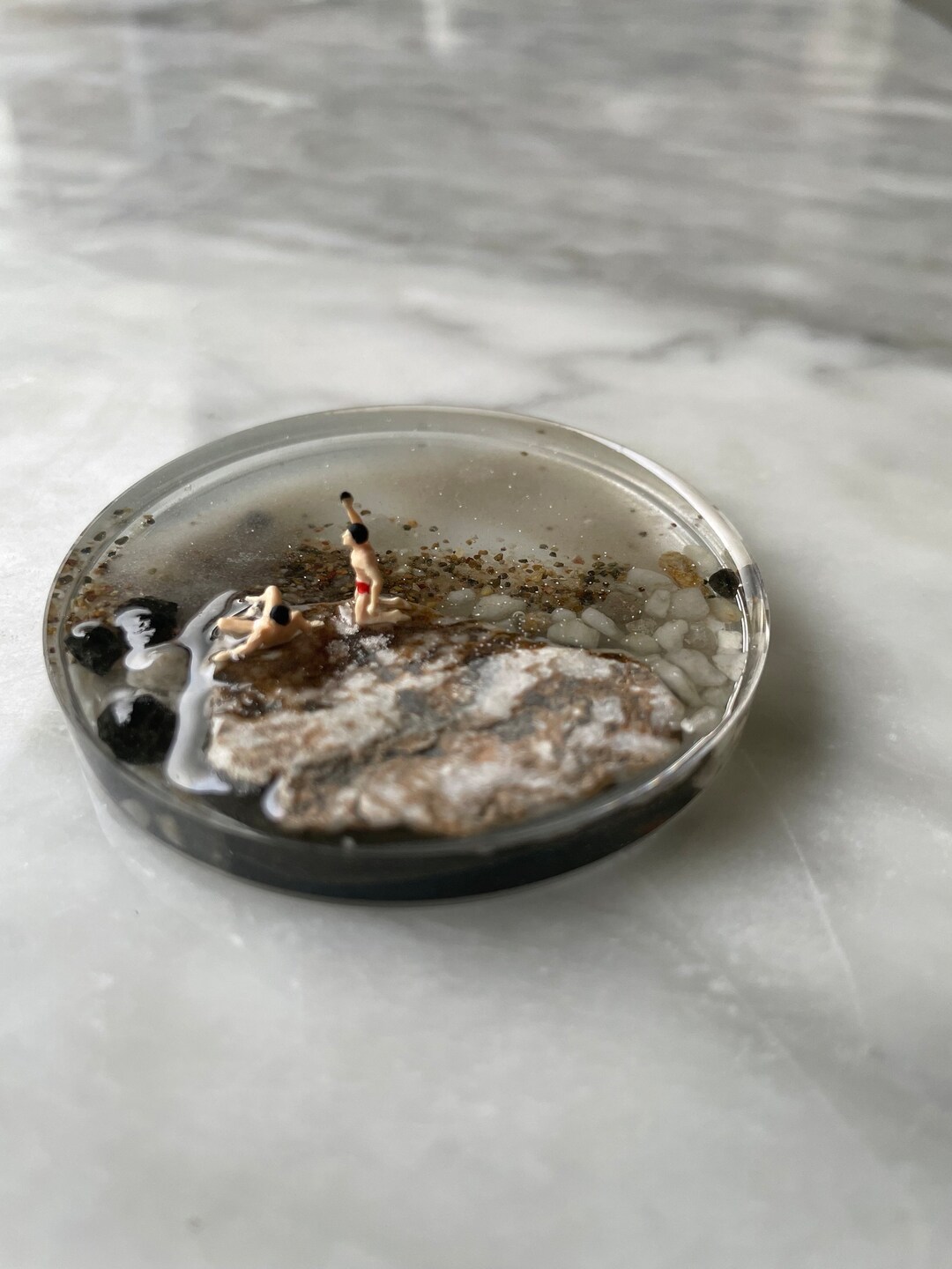 6 Cm Resin Disc - Water Scene - Handcrafted Miniature Scene With Two ...