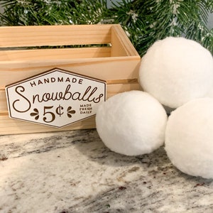 Winter Farmhouse Mini Snowball Crate With Faux Snowballs // Christmas ...