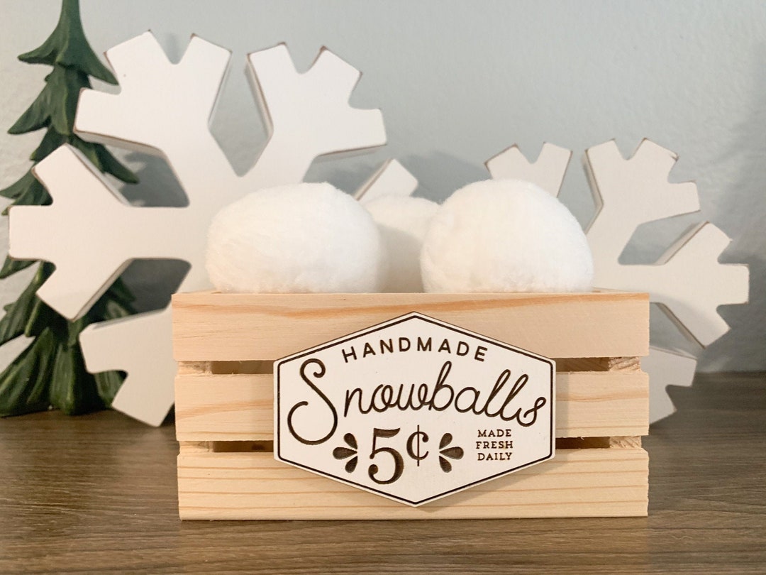 Winter Farmhouse Mini Snowball Crate With Faux Snowballs // Christmas ...