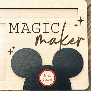 Magic Maker Disney Inspired Sticky Note & Pen Holder // Disney Teacher ...