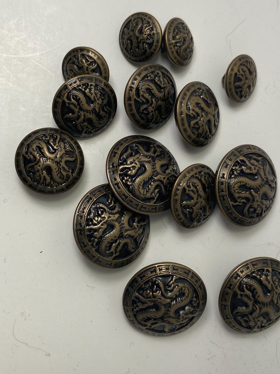 5 Dragon Antique Tone Buttons in 3 Sizes. #89 - Etsy