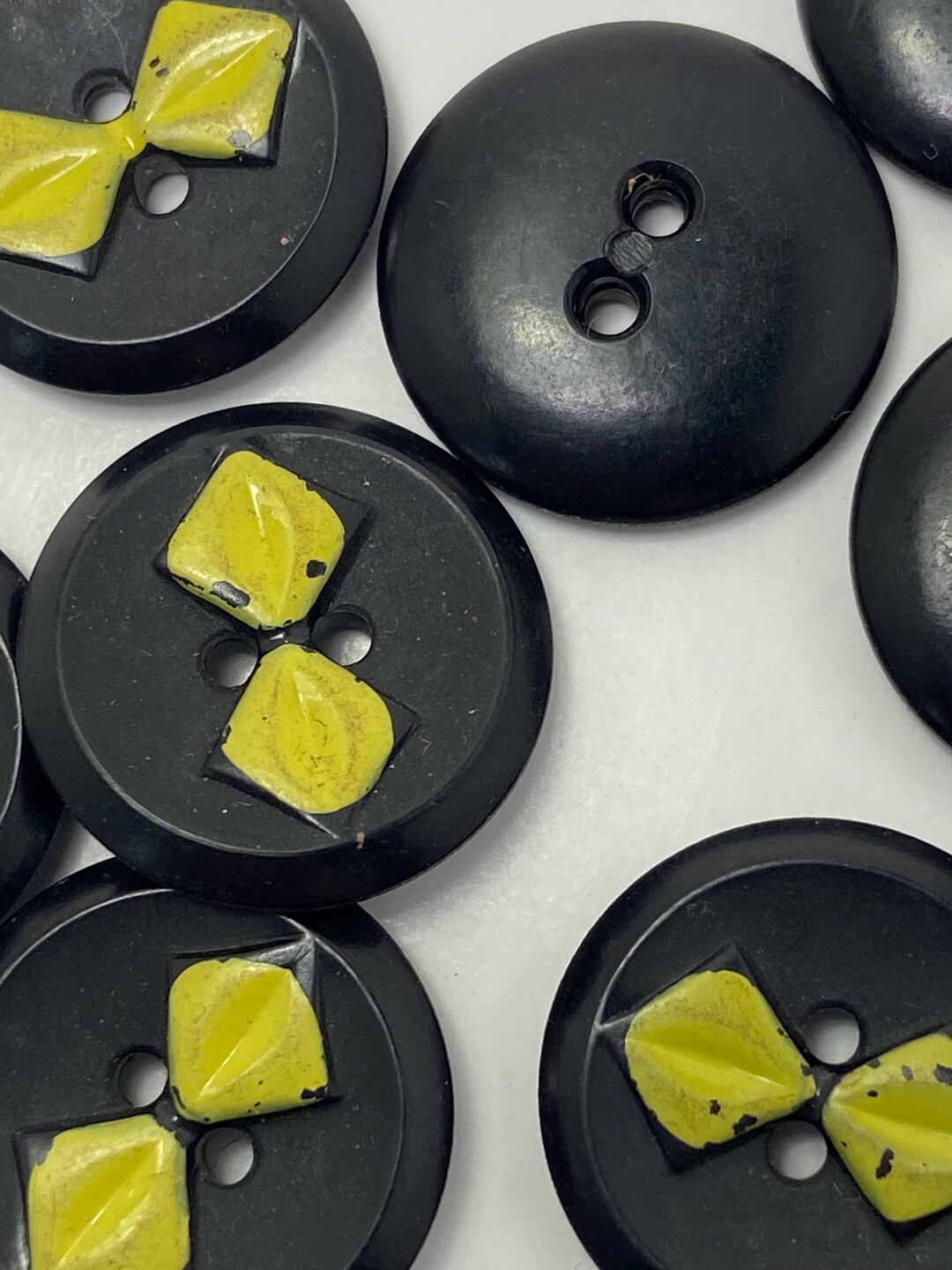 10 Vintage Black and Yellow Buttons, in Very Good Vintage Condition ...