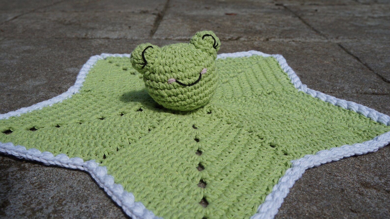 Crochet Frog Lovey Pattern, Amigurumi Safety Blanket, Baby Comforter ...