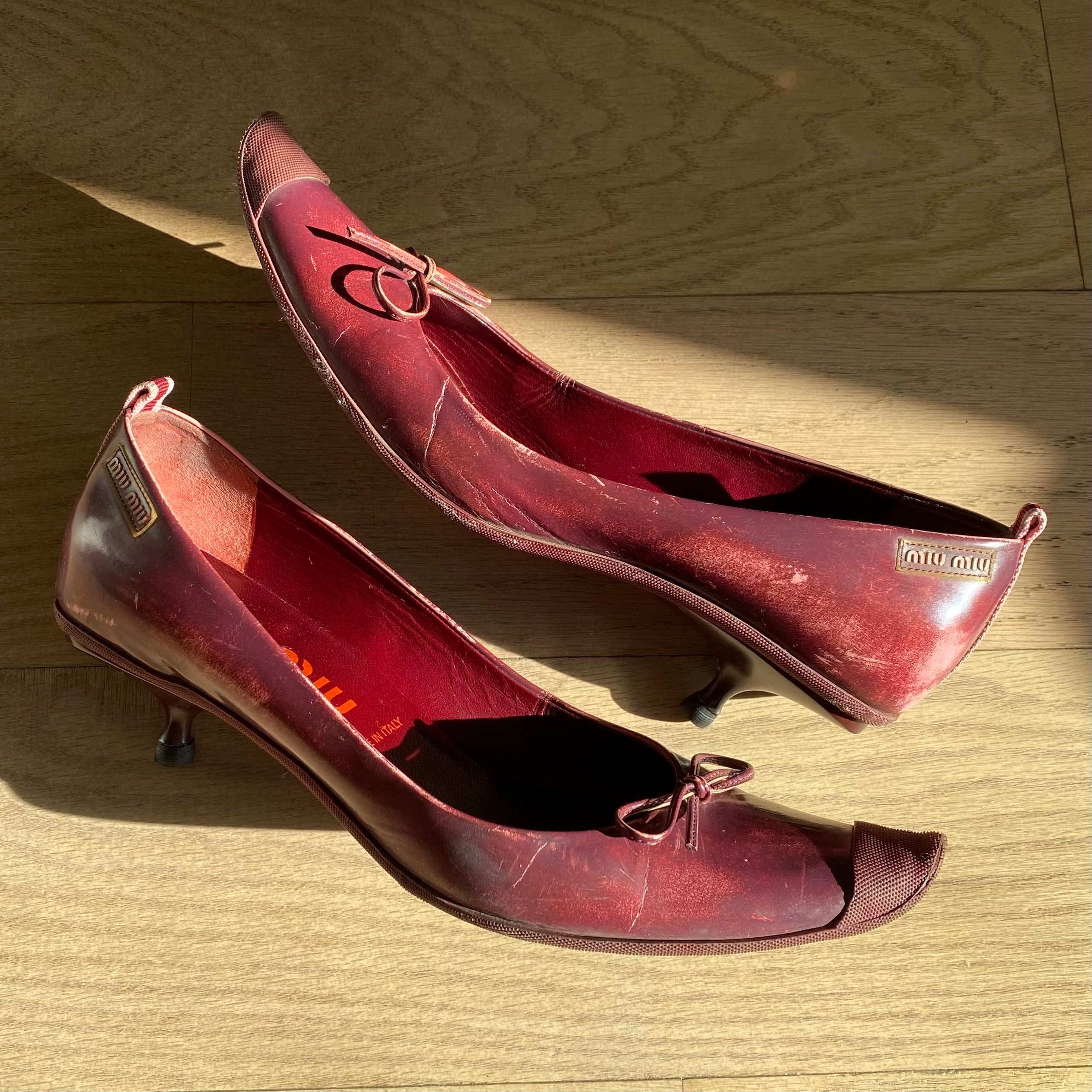 Miu Miu 2000 SS Burgundy Bow Pointed Toe Kitten Heels Pumps - Etsy