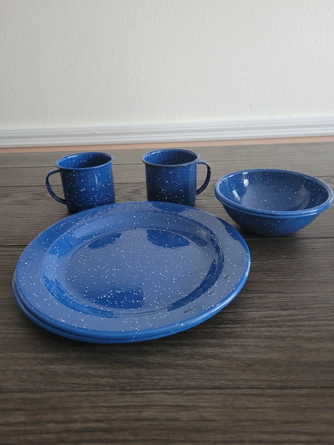 Vintage 6 Piece Set of Blue Enamelware Plates, Bowls and Cups - Etsy