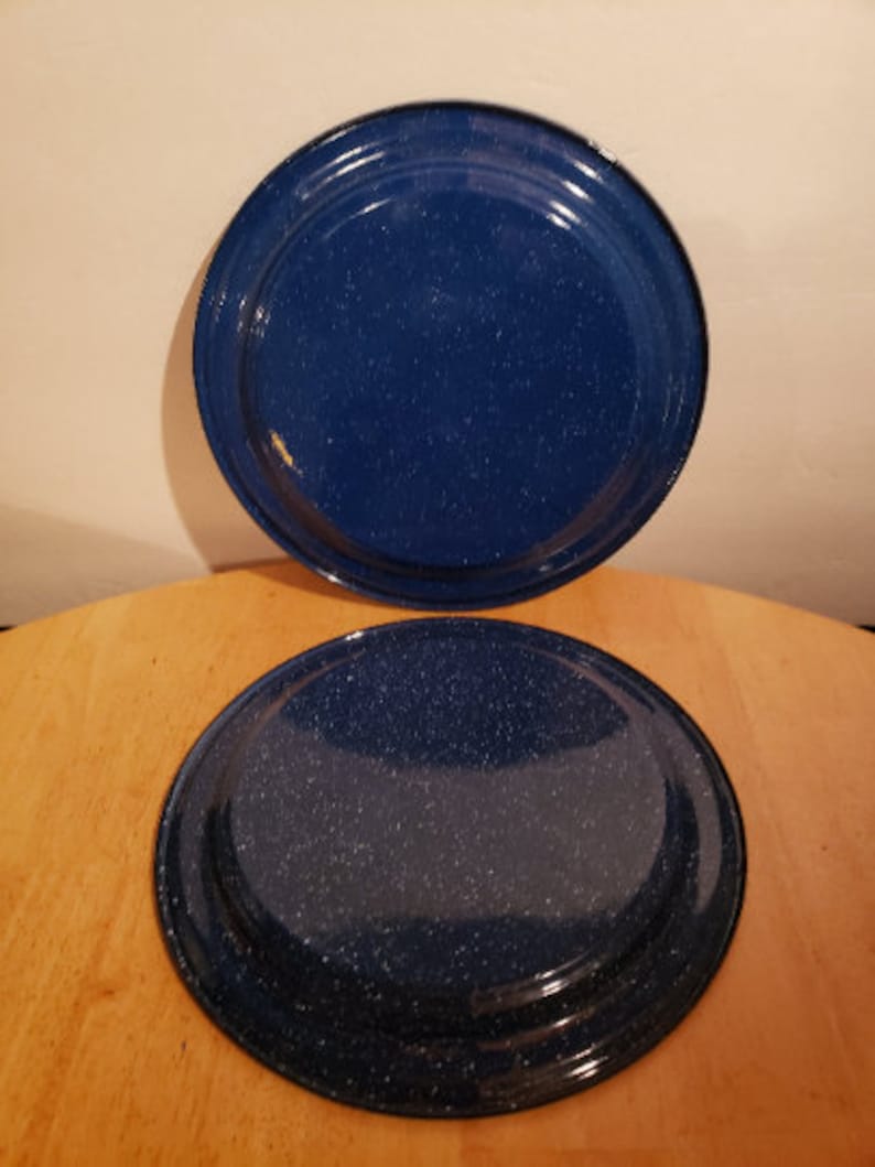 Vintage Set of 2 Blue Enamelware Plates - Etsy