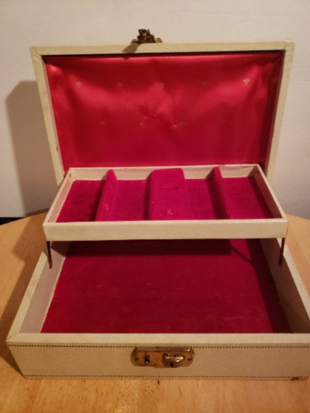 Vintage Cream Colored Jewelry Box - Etsy